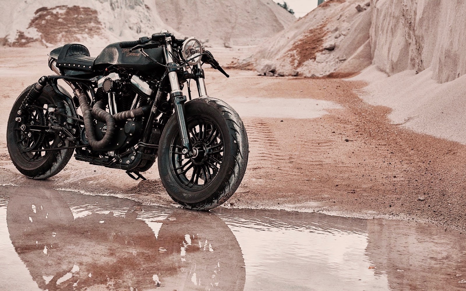 Rocky Balboa - Inazuma café racer