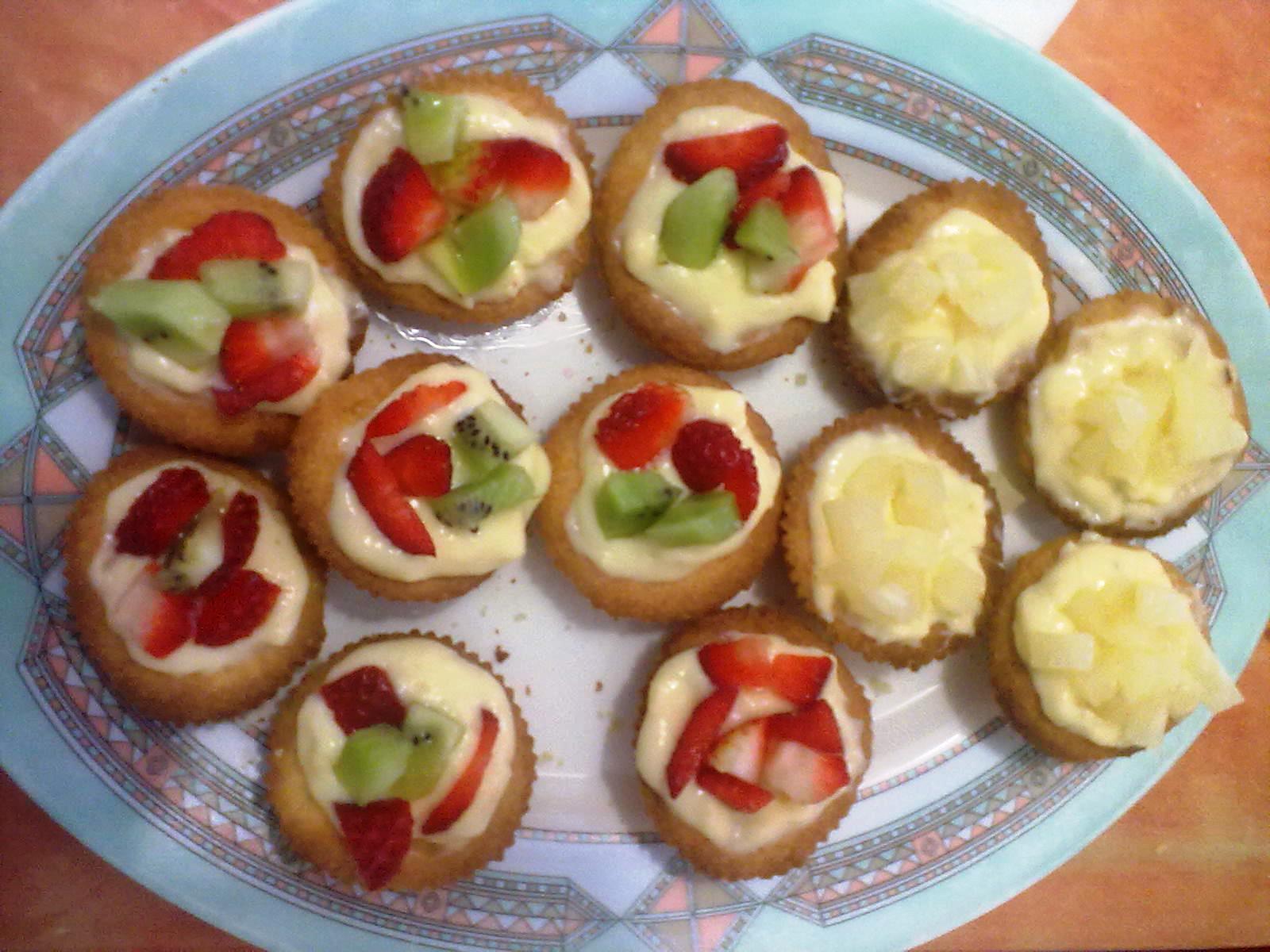 Pasticcini con crema e frutta | Pomodori verdi fritti