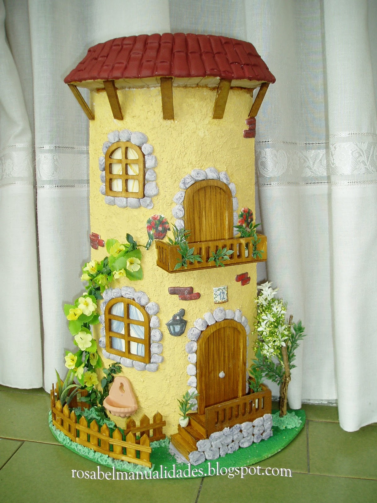 Rosabel manualidades: Tejas decoradas