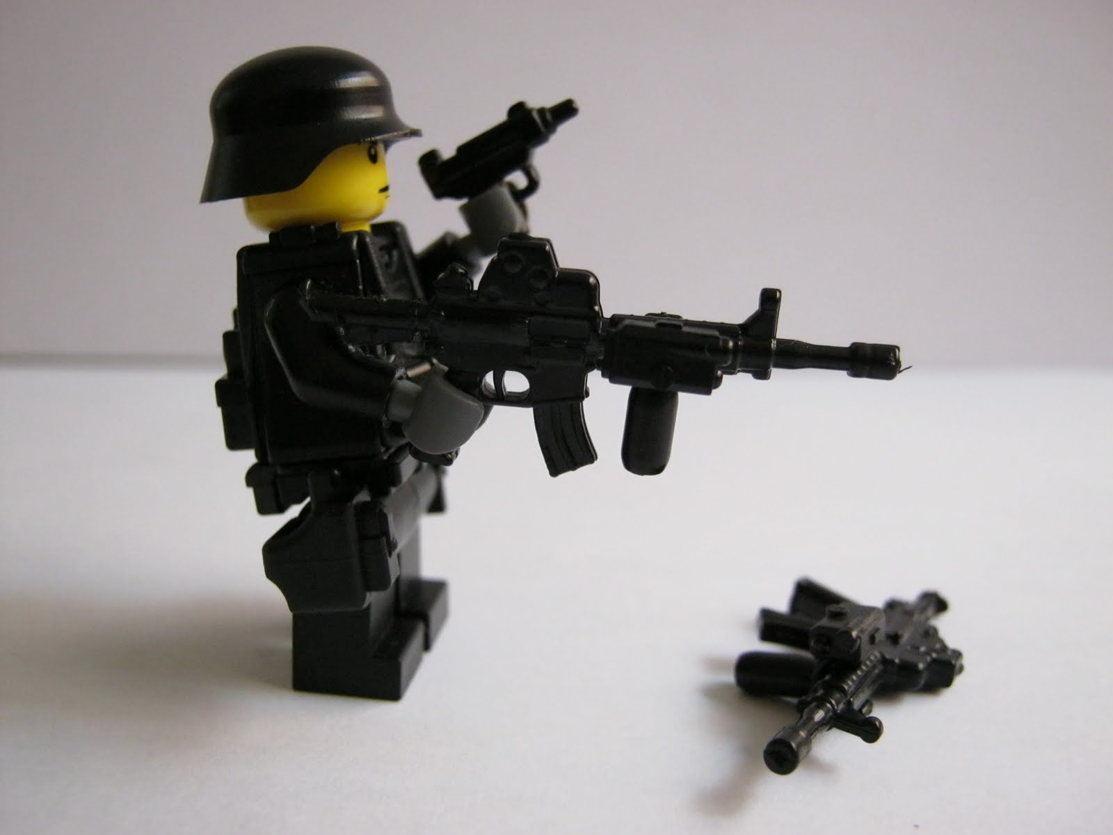 Griff's custom lego weapons