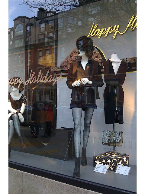 Vitrine em Destaque - Loja Zara - Boston | Metropolitan Fashionista