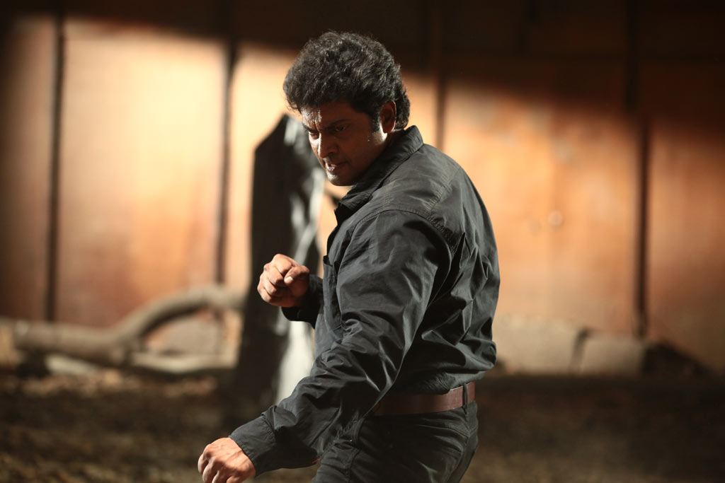Mugamoodi Latest Stills - Wallwoods