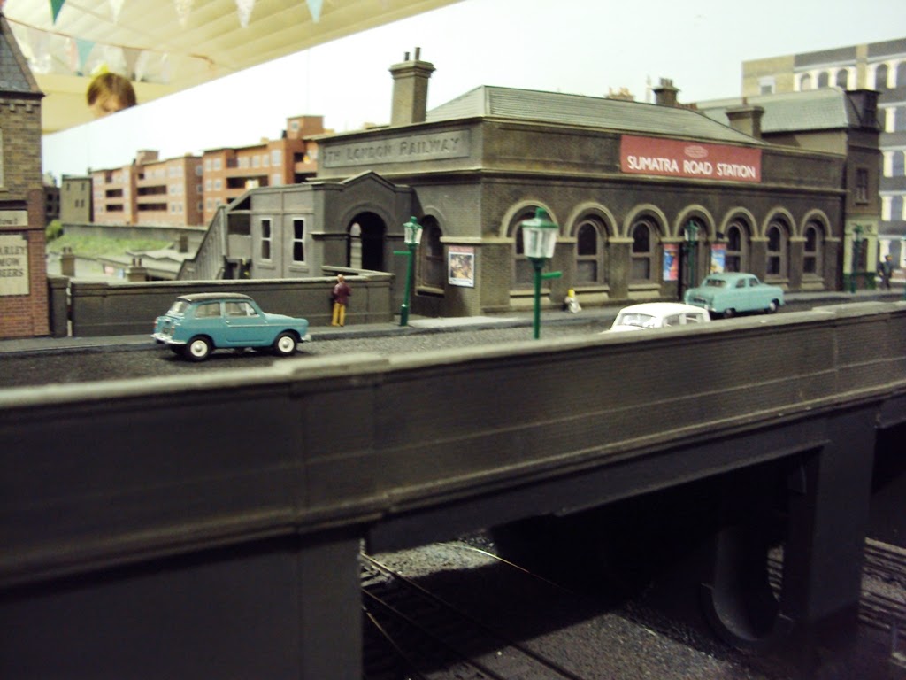 Shelvington - P4 1970s Diesel Model Rail Layout