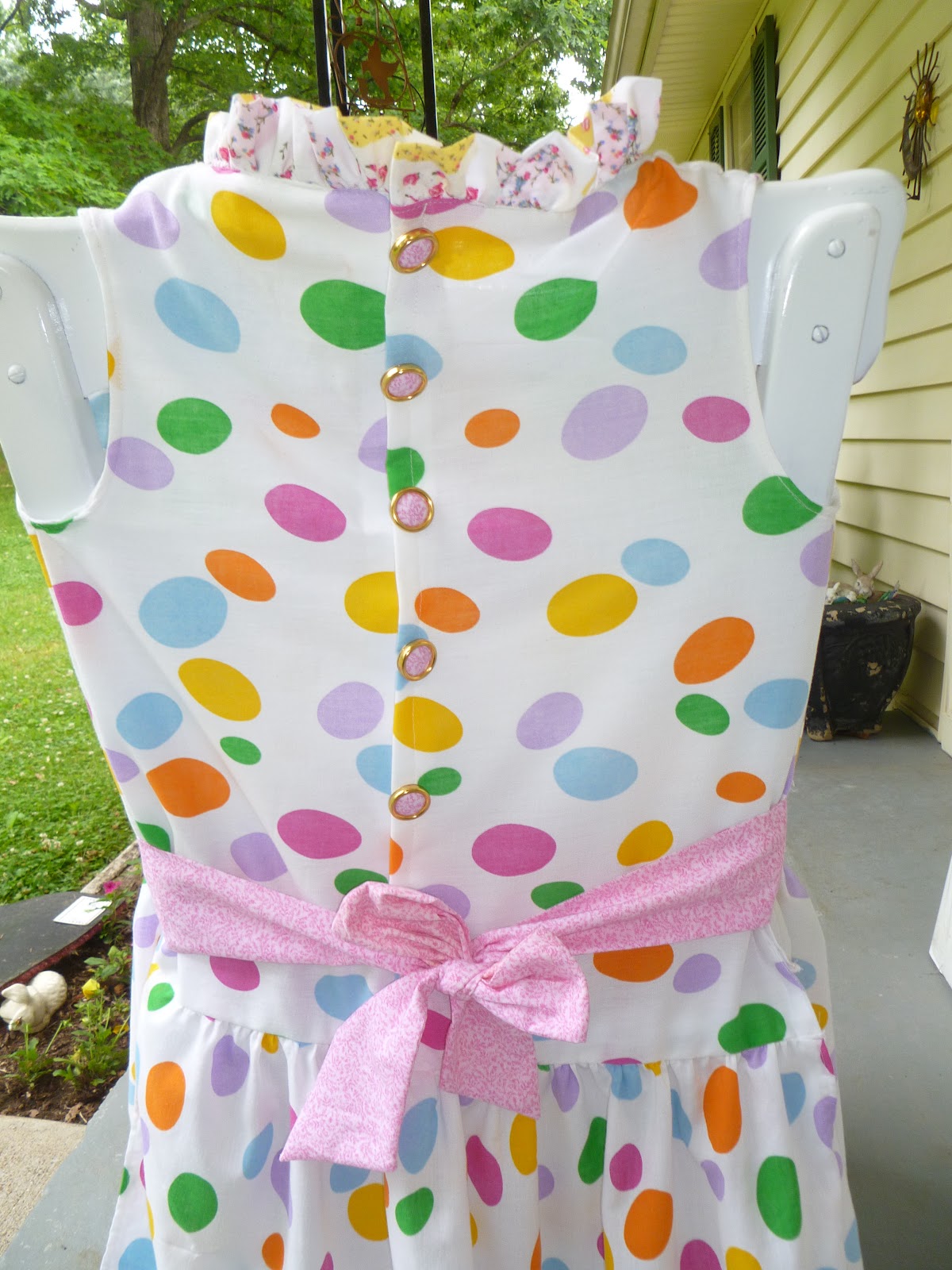 Brenda's Sewing and Crafting Adventures: Polka-Dot dress for a chair