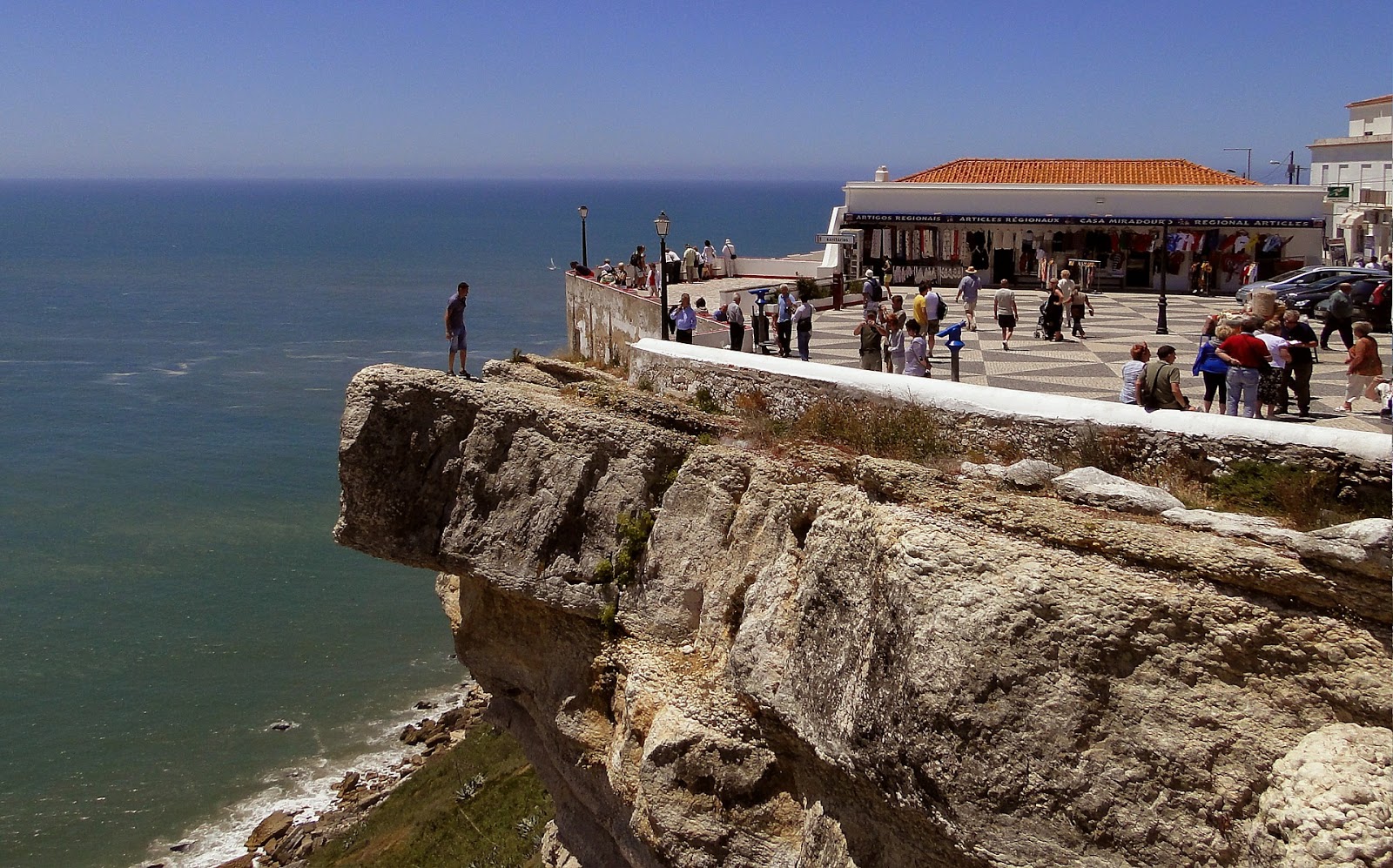 Everything you need to know about the Nazaré Canyon. When, where and ...
