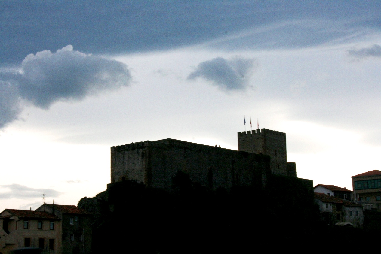 Guía de monumentos de un trotamundos stopover: Castillo del Rey