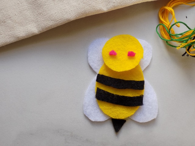 One Savvy Mom ™ | NYC Area Mom Blog: "Bee" Happy Canvas Clutch - Kids ...