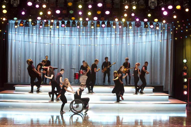 Glee 4x15 – Girls (and Boys) on Film