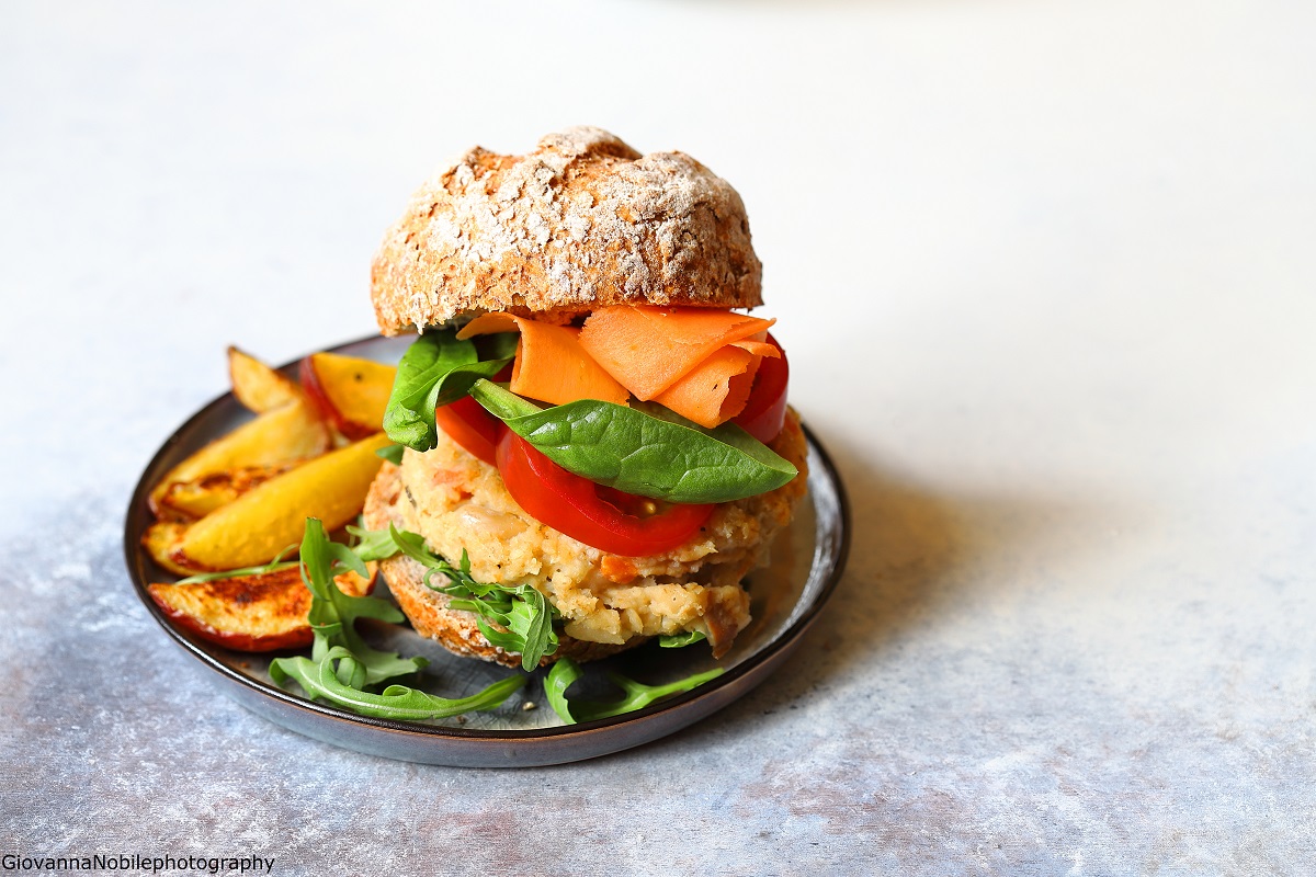 Hamburger vegano di fagioli e funghi secchi - la cuoca eclettica