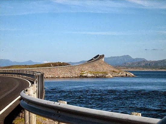 World Inventor: Storseisundet Bridge Of Norway Leads You To The Edge!