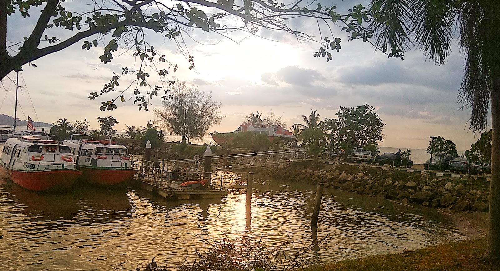RosliThnin: Pulau Besar : Tunggu Aku Datang @Jeti Anjung Batu