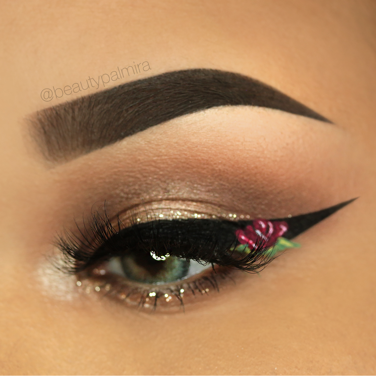 Red Rose Eyeliner - Beauty Palmira