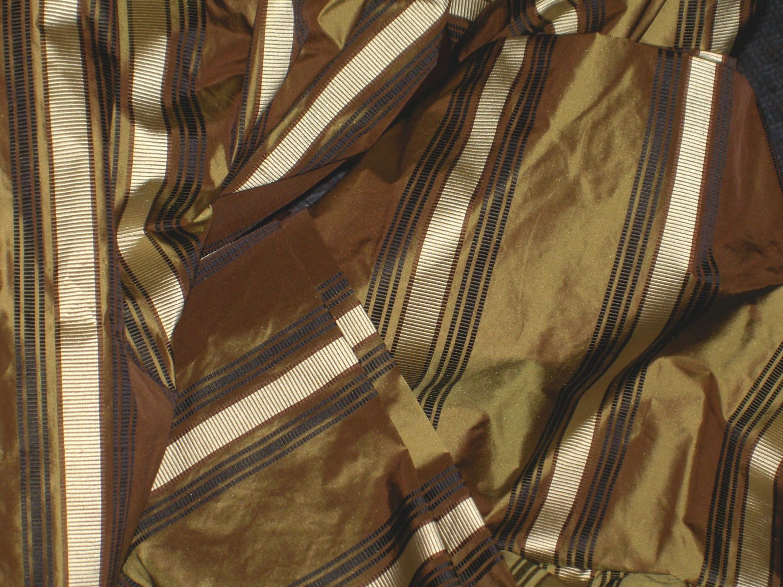 La Ruta de la Seda: SEDAS MODA