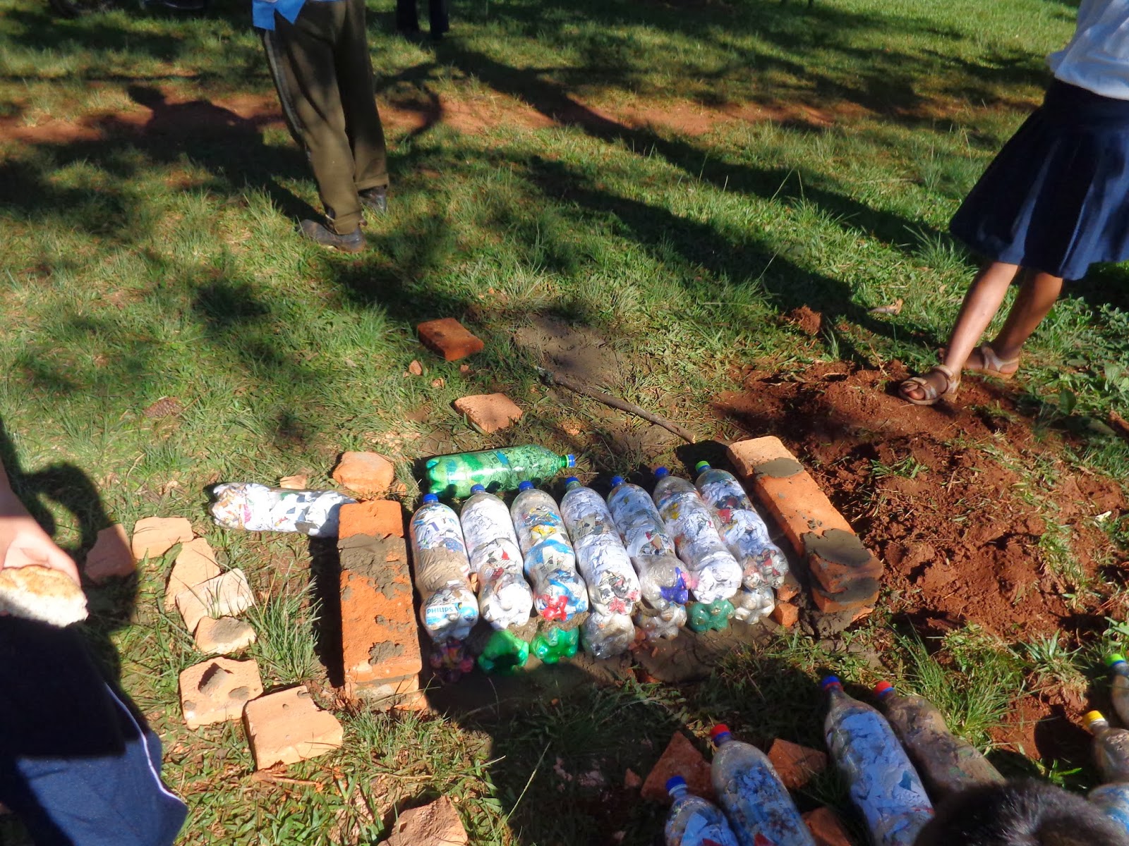 Tom's Ramblings In Paraguay: Eco-Brick Bench