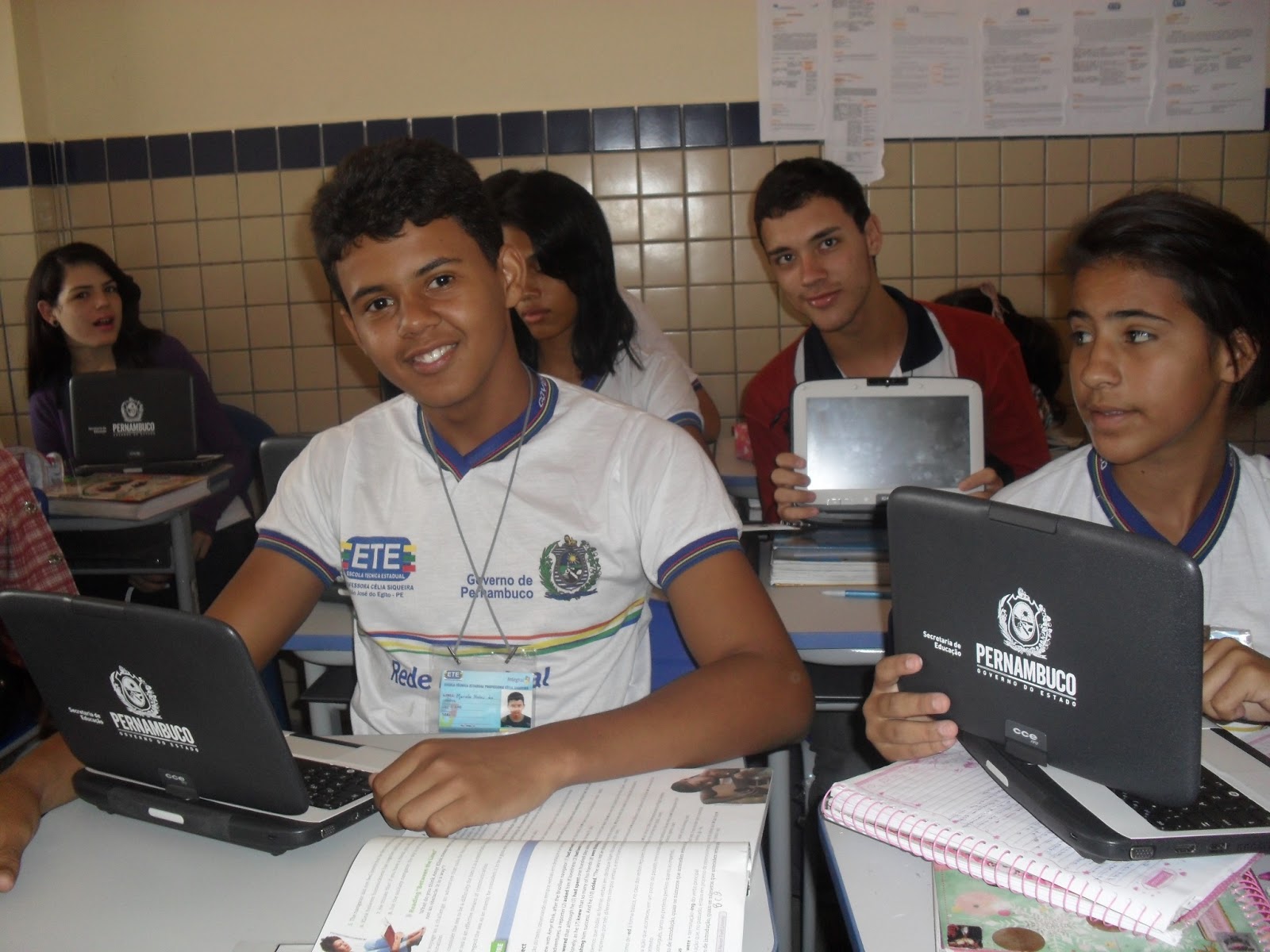 ETECS: PROGRAMA ALUNO CONECTADO