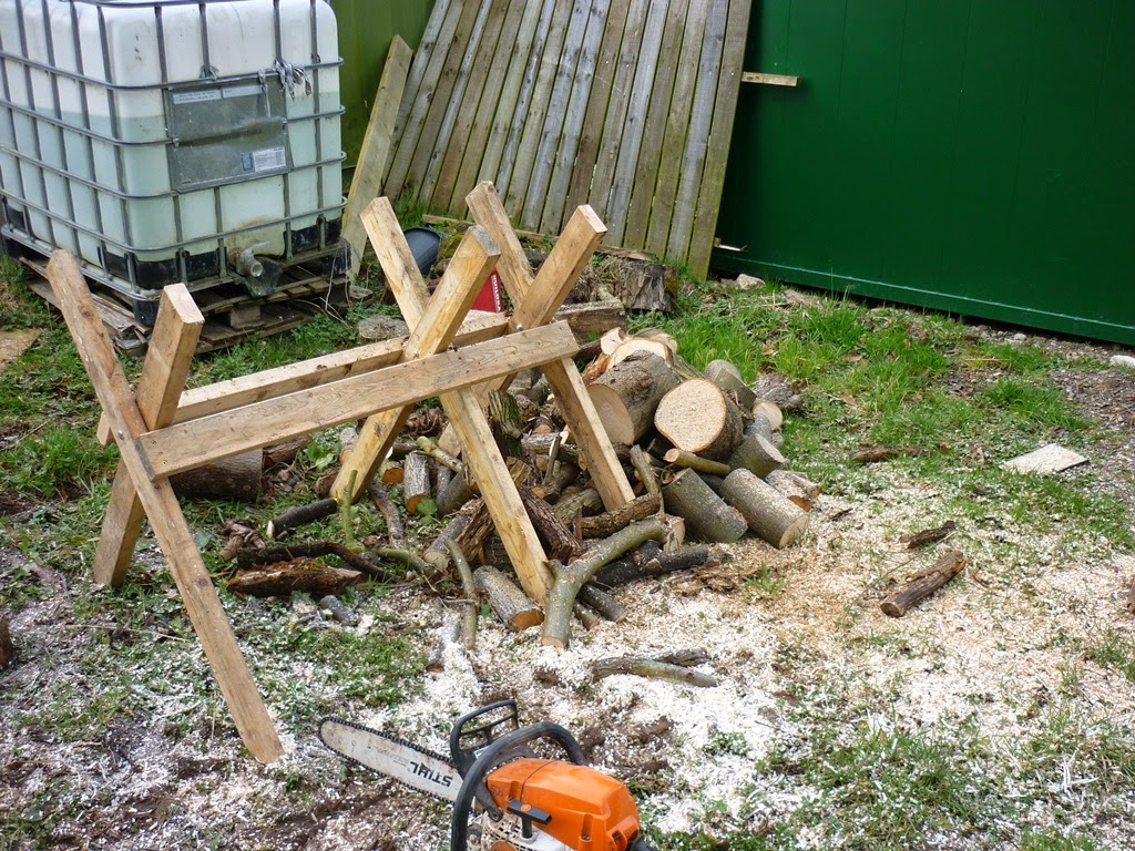 An English Homestead: Saw Buck