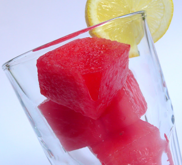 Anjelah's Kitchen: Watermelon Ice Cubes
