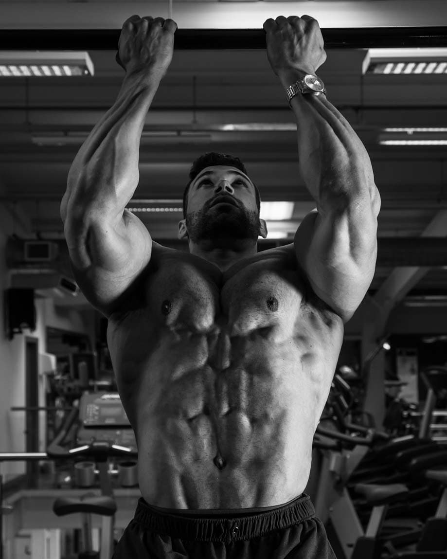 Muscle Lover: Maltese IFBB Pro bodybuilder Luke Debono