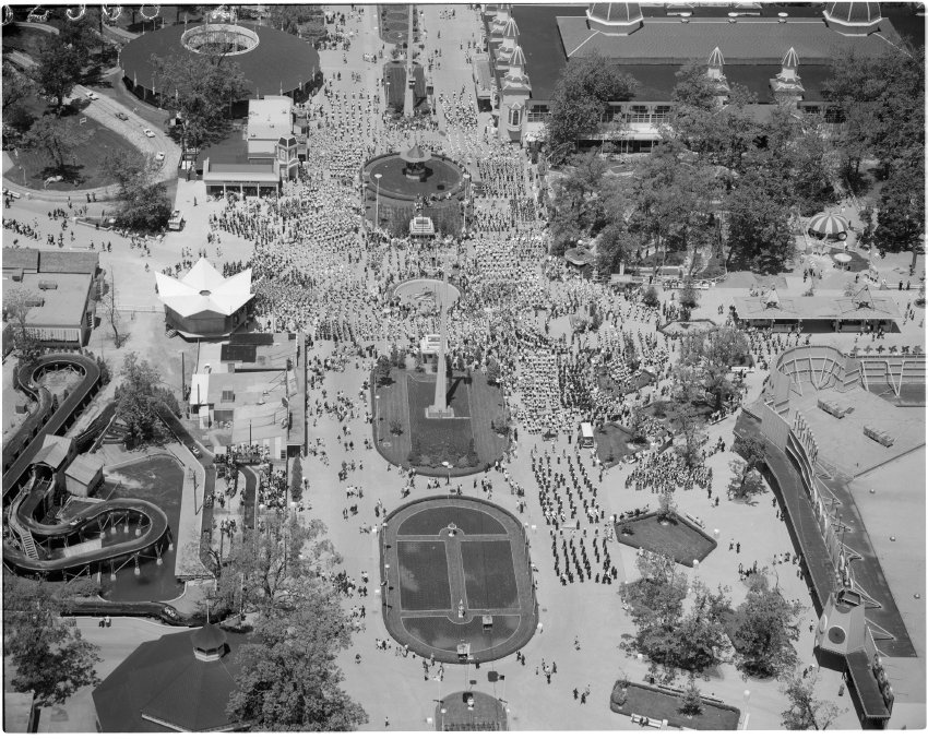 Sandusky History: Cedar Point's Opening Day (1968)