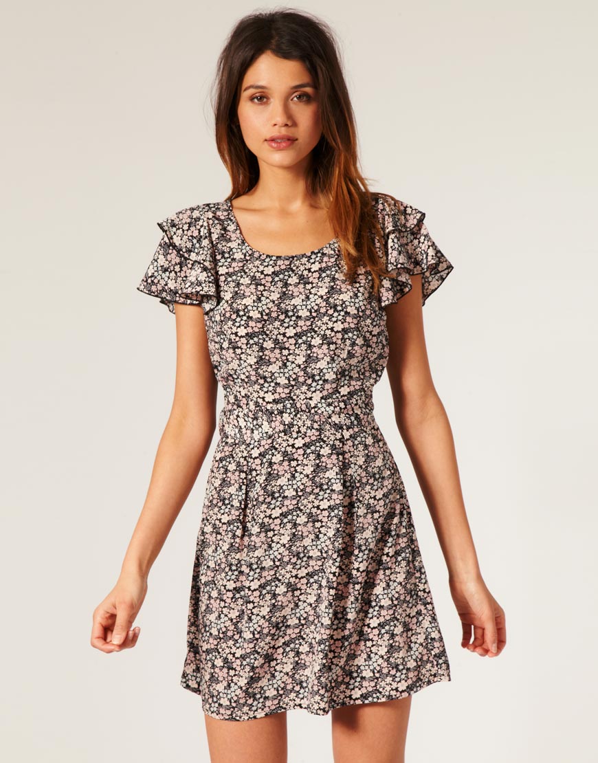 ...LOVINGLAM...: Flowered dress by Jessica Alba