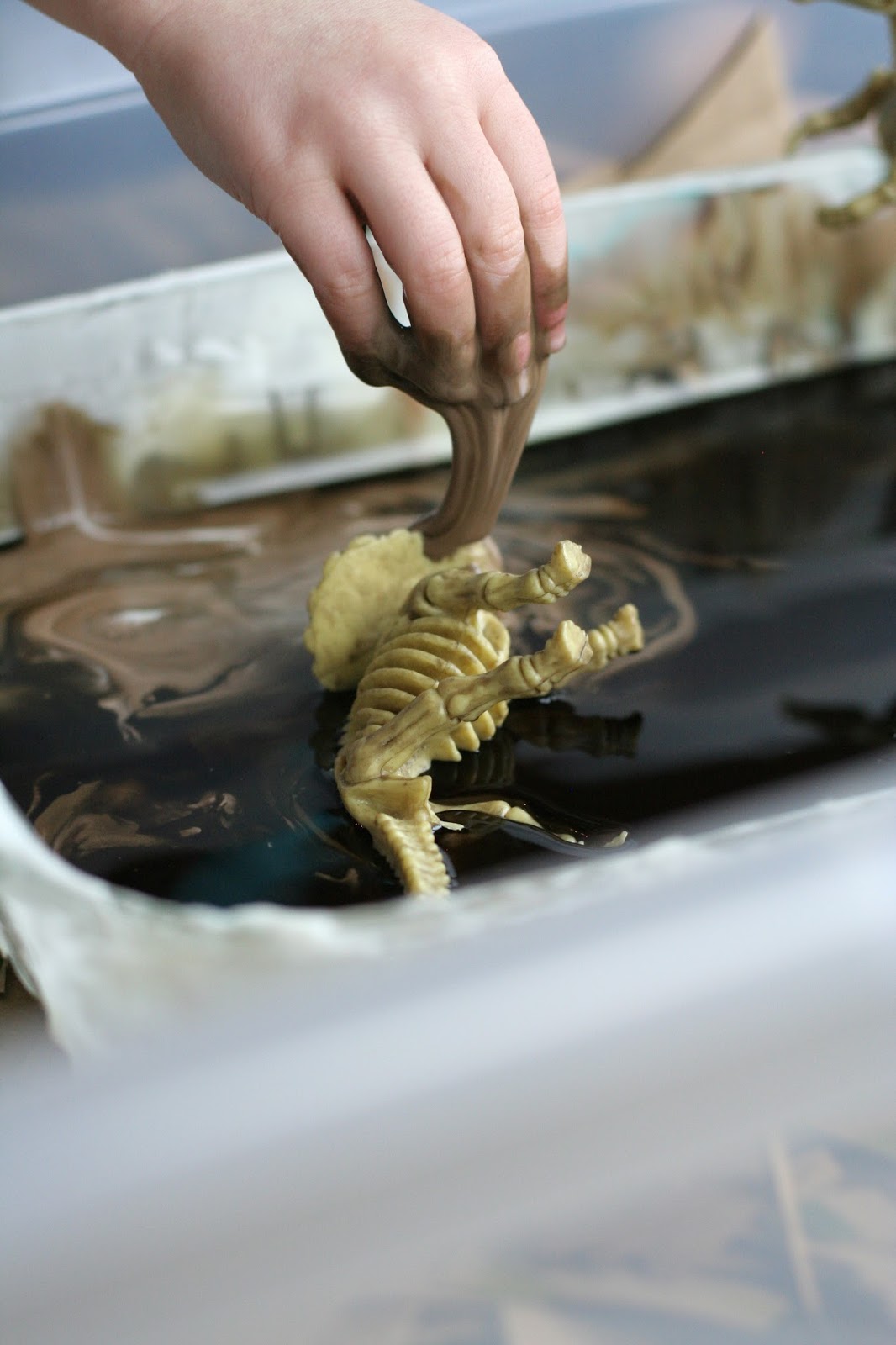 Simple Small Worlds: Dinosaurs and Sticky Mud