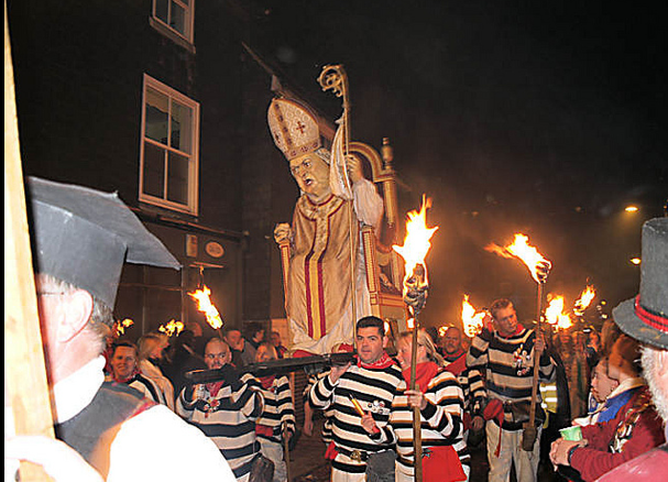 TORONTO CATHOLIC WITNESS: Bonfire Night and the Burning of the Pope