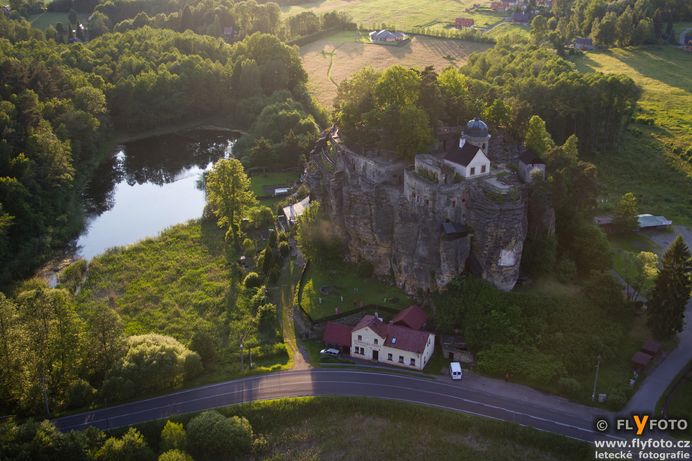 FLyFOTO letecká fotografie a video: Sloup v Čechách