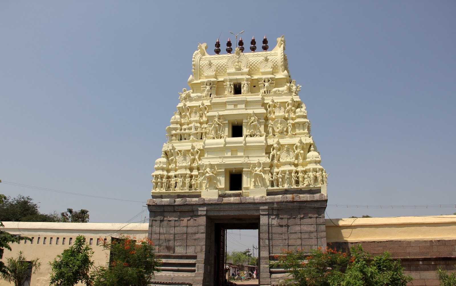Tamilnadu Tourism: Jalanatheeswarar Temple, Thakkolam – The Temple