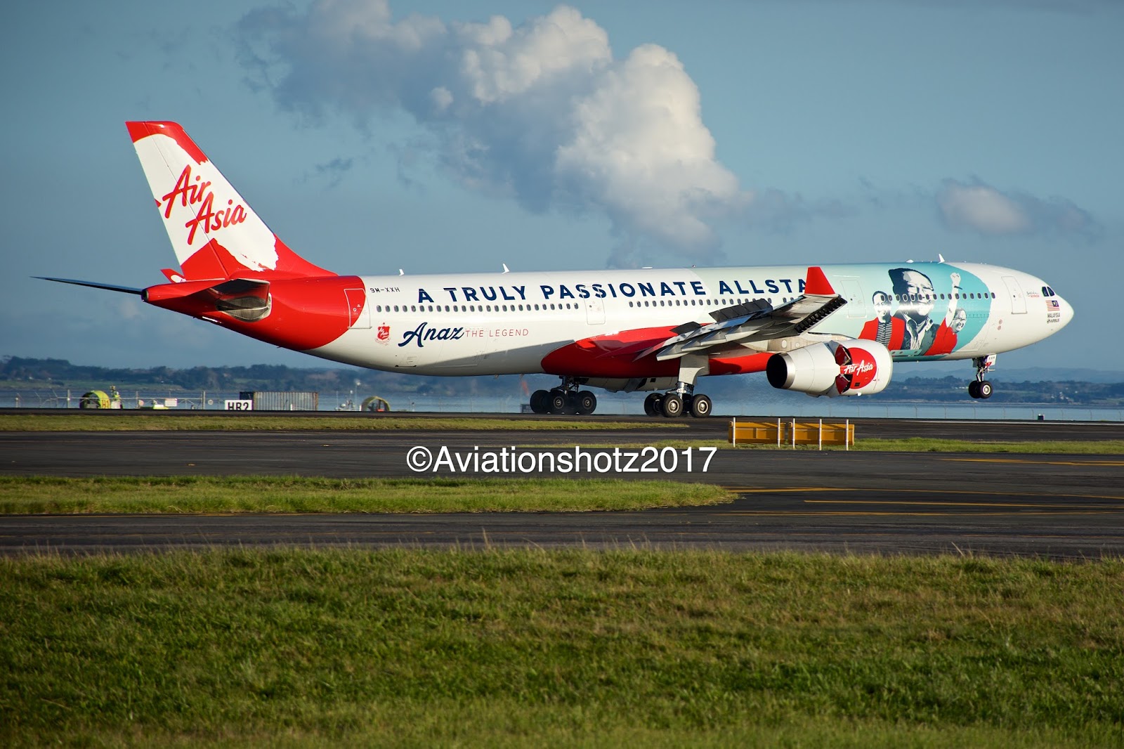 Aviationshotz: Air Asia X Special Liveries, 9M-XXH and 9M-XXT