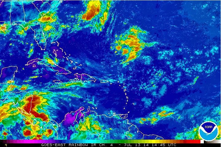 Roatan Weather: Partly Cloudy with Intermittent Rain and Thunderstorms