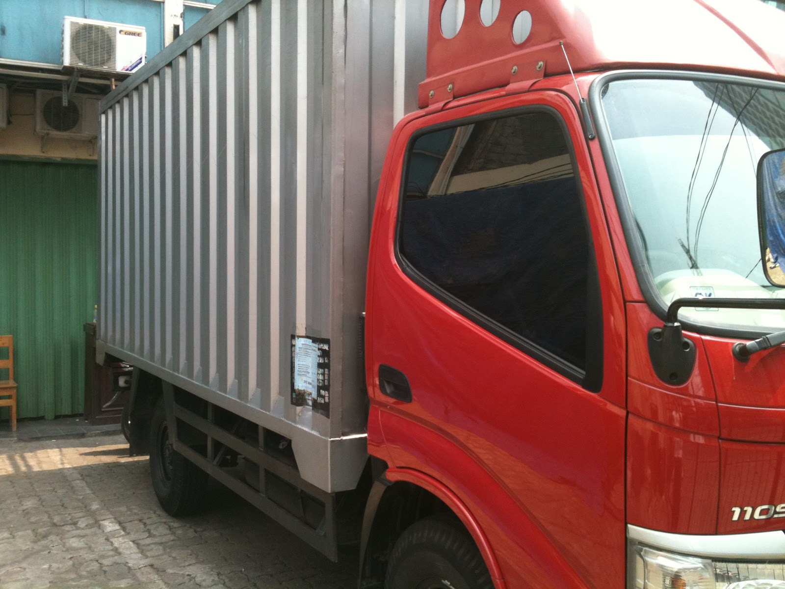 Sewa Mobil Truk Termurah