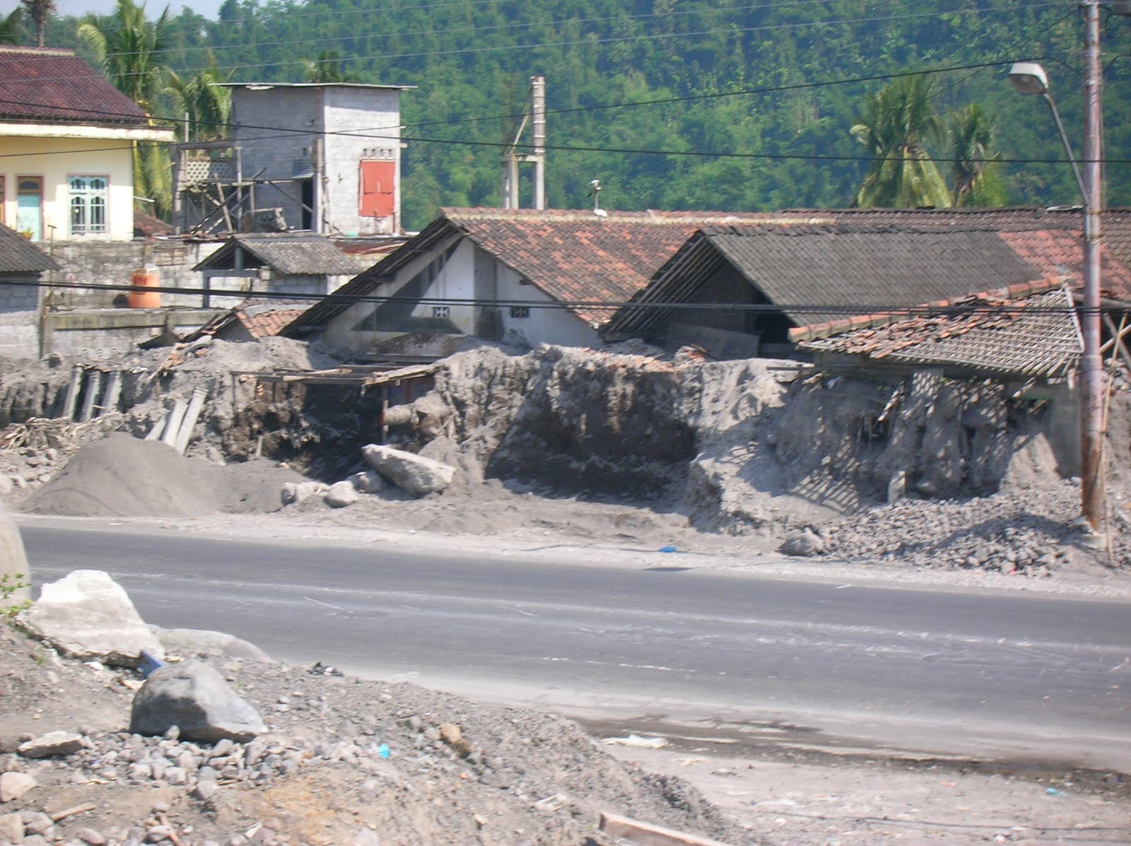 Geografika Nusantara: Mt. Merapi's Lahars...