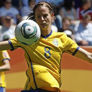 Beautiful Female Football Players: Female Footballer - Lotta Schelin ...