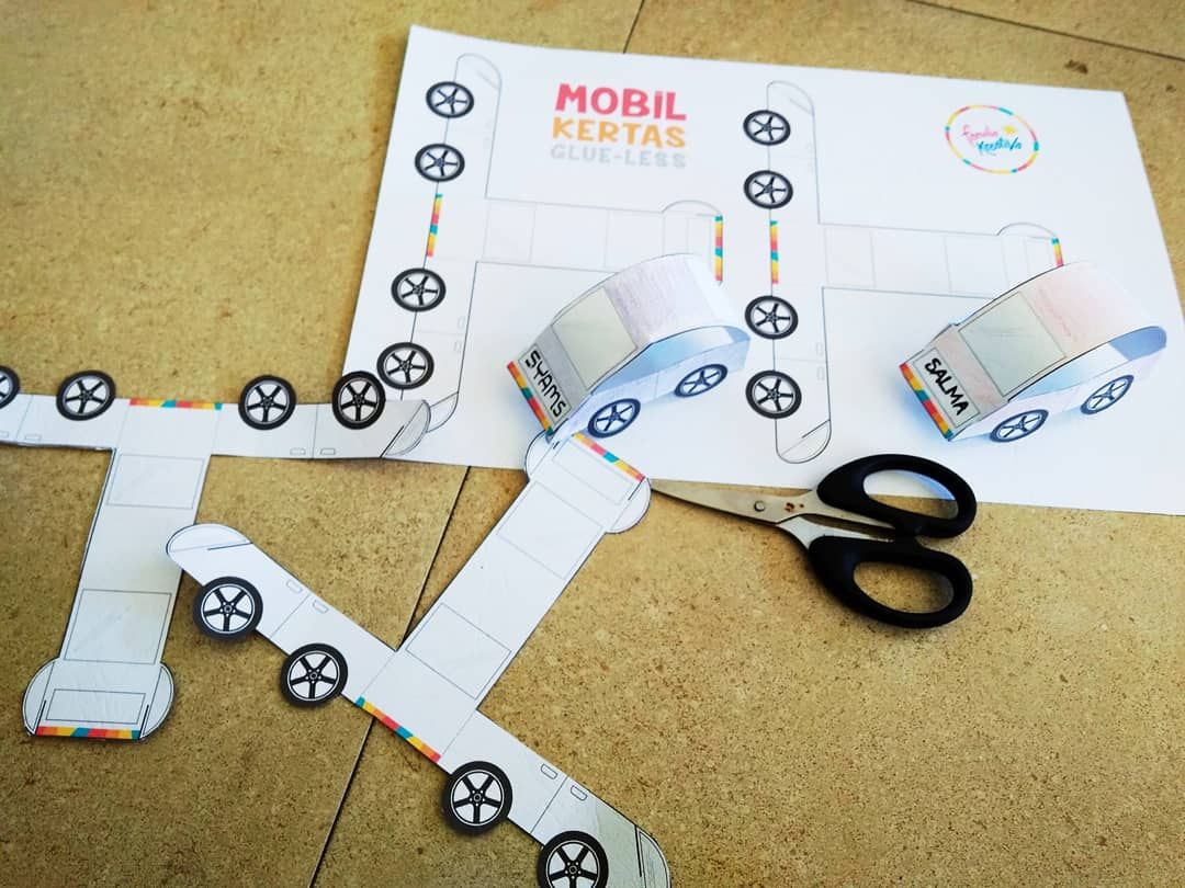 Printable Gratis - Mobil Kertas Glueless. Mudah dibuat!