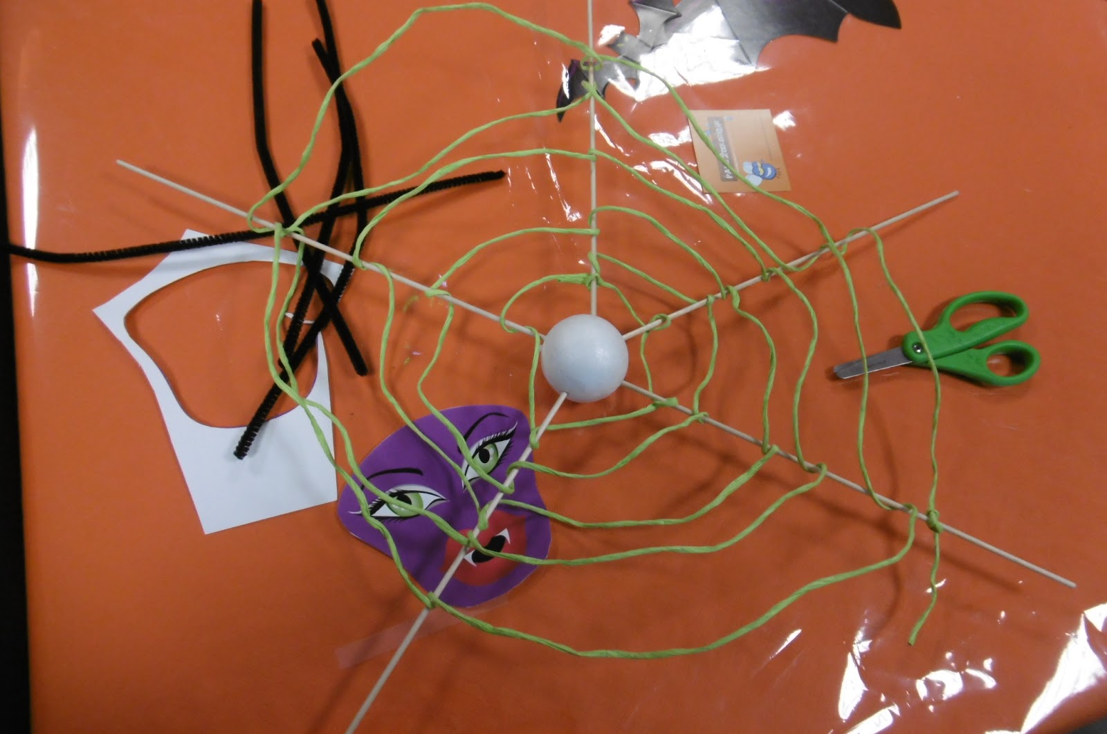 Madhouse Family Reviews: Halloween craft : Spider's Web