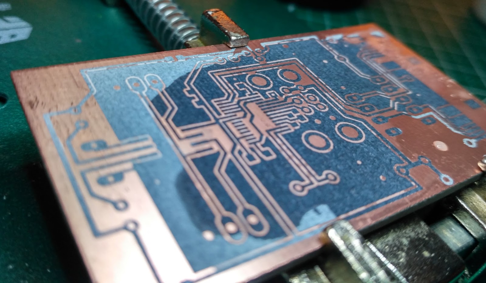 More Than User: DDC I2C KVM with mouse + keyboard controlled by hand ...