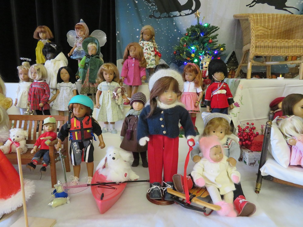 Sasha Village: WORLD DOLL DAY 2018