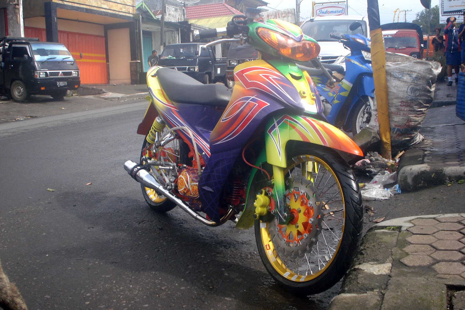 CAT GRAFIS SEPEDA MOTOR STYLE DESIGN PAINT