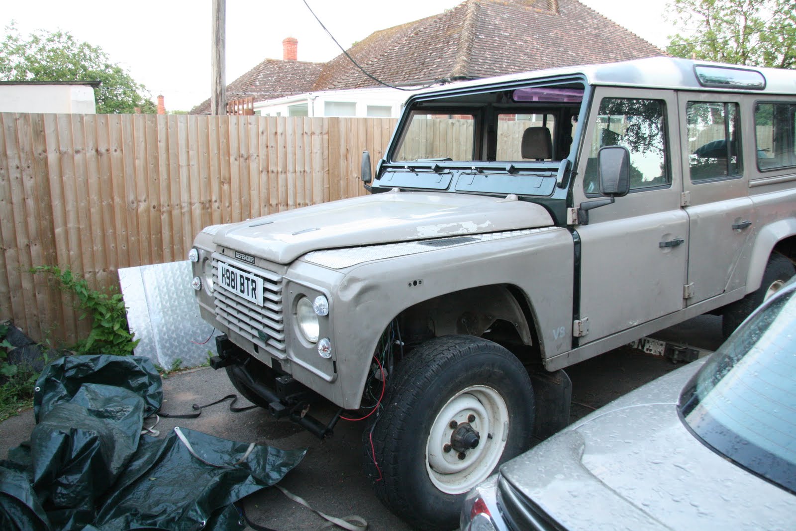 Defender 110 3.5L V8 1991: Bulkhead swap nearly finished