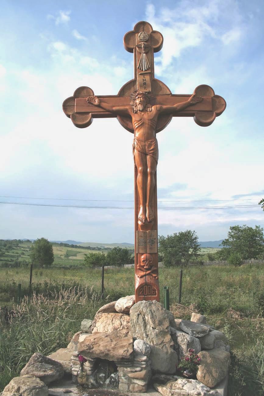 MORA, casa noastra: CRUCEA - FORME SI SEMNIFICATII