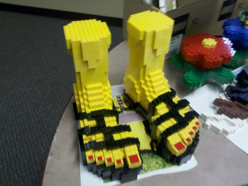 Buried in Bricks: Ribbon building event for Milwaukee LEGO Store