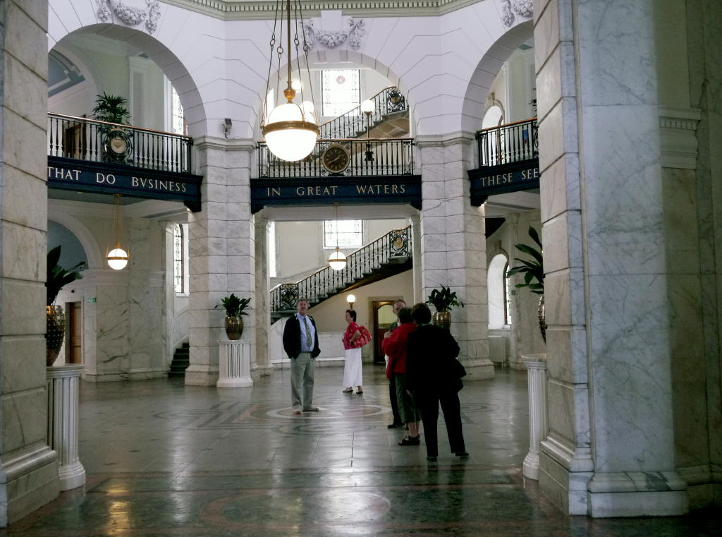 Reading Randi: Tanker om bok - Hugh Hollinghurst: Classical Liverpool ...