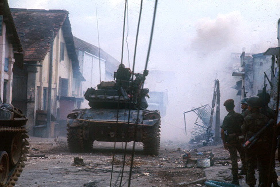 75 Color Photographs That Capture the Fall of Saigon in April, 1975 ...