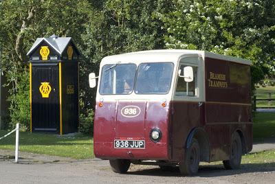 transpress nz: Smiths electric van and AA telephone box