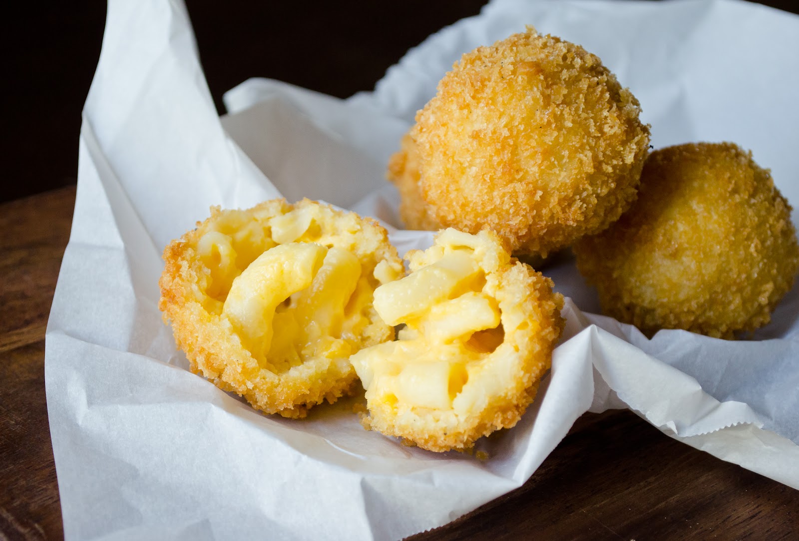 La Petite Brioche: Fried Macaroni and Cheese Balls