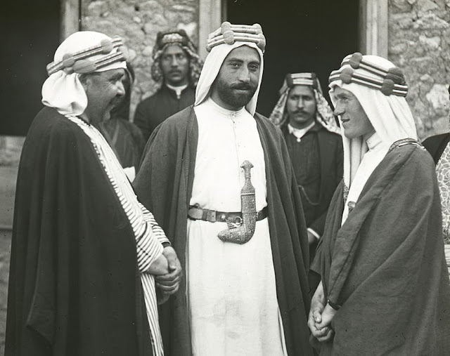Lawrence in British Army uniform, 1918