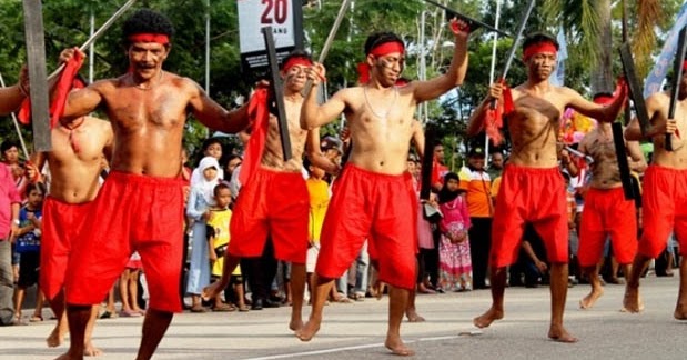 Artikel Lengkap Tari Cakalele Asal Maluku | Tarian Tradisional ...