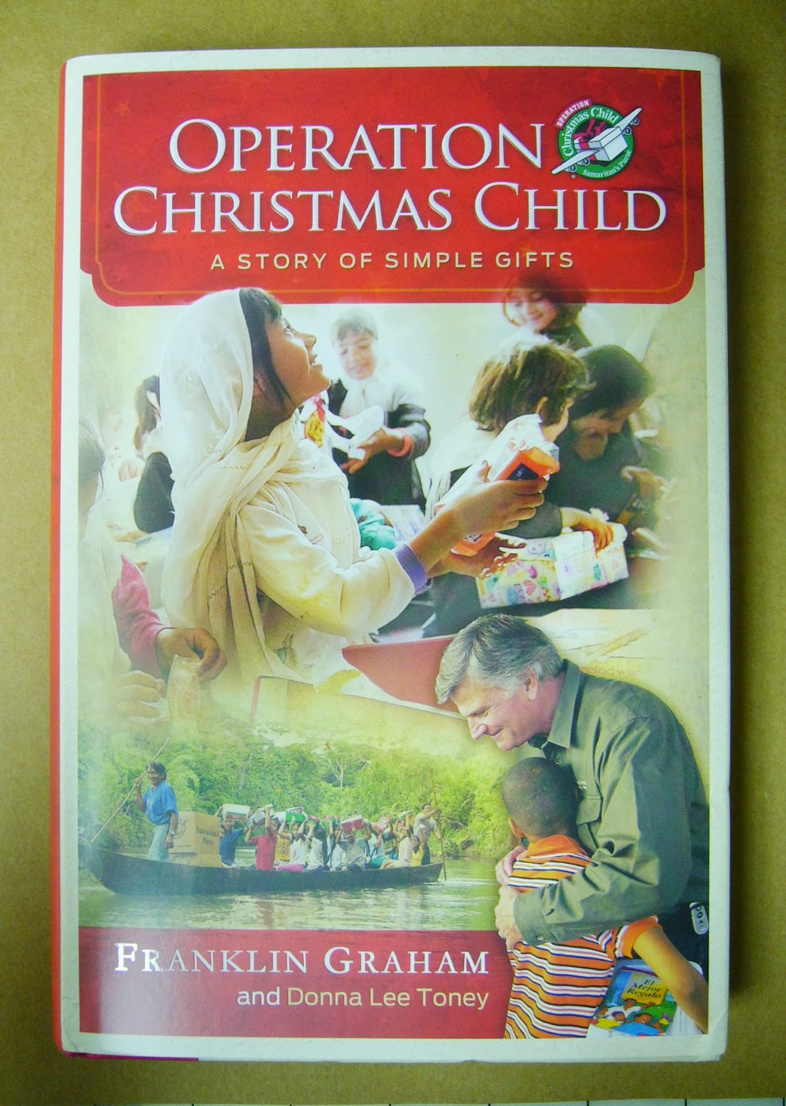 Simply Shoeboxes: An Operation Christmas Child Christmas Themed Gift