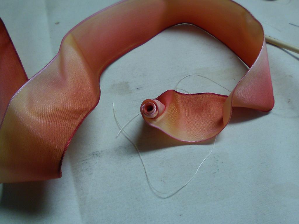 Shawkl Designs: Wire Ribbon Rose Tutorial