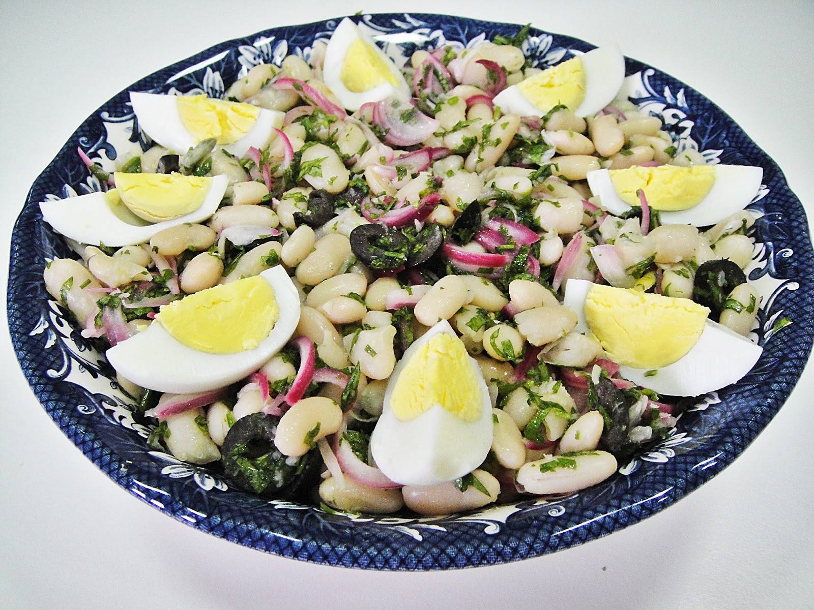 Maryam's Culinary Wonders: 888. Iraqi White Bean Salad